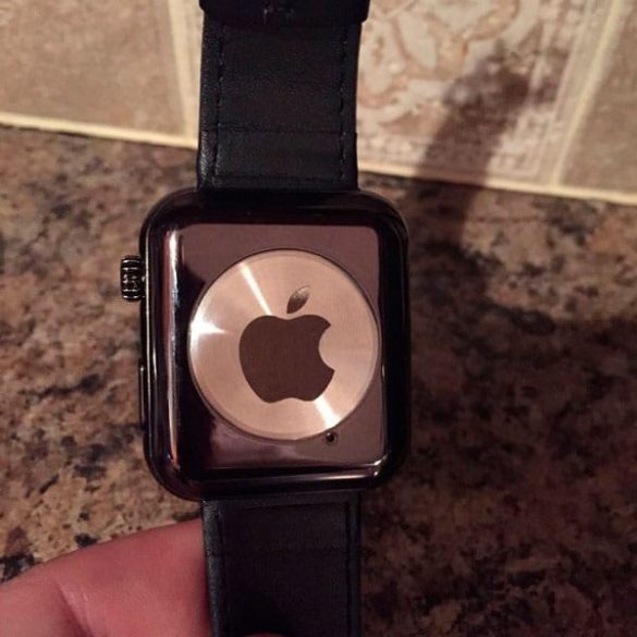 Subastan en eBay un clon del Apple Watch